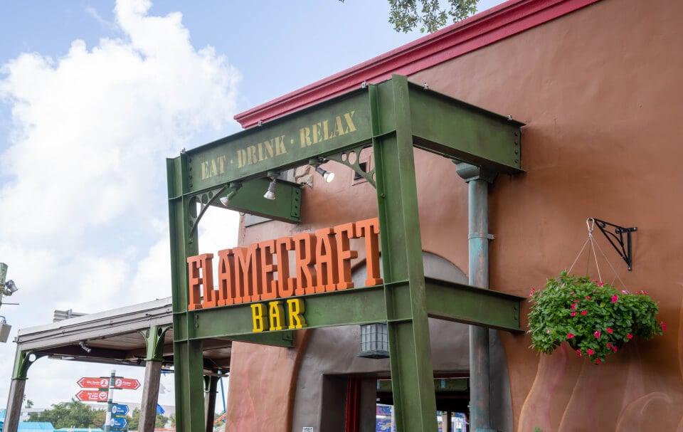 Flamecraft Bar @ Seaworld Orlando - Themeparkplanner